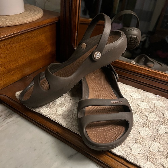 CROCS | Shoes | Crocs Cleo Ii Classic Rubber Waterproof Sandals Brown ...